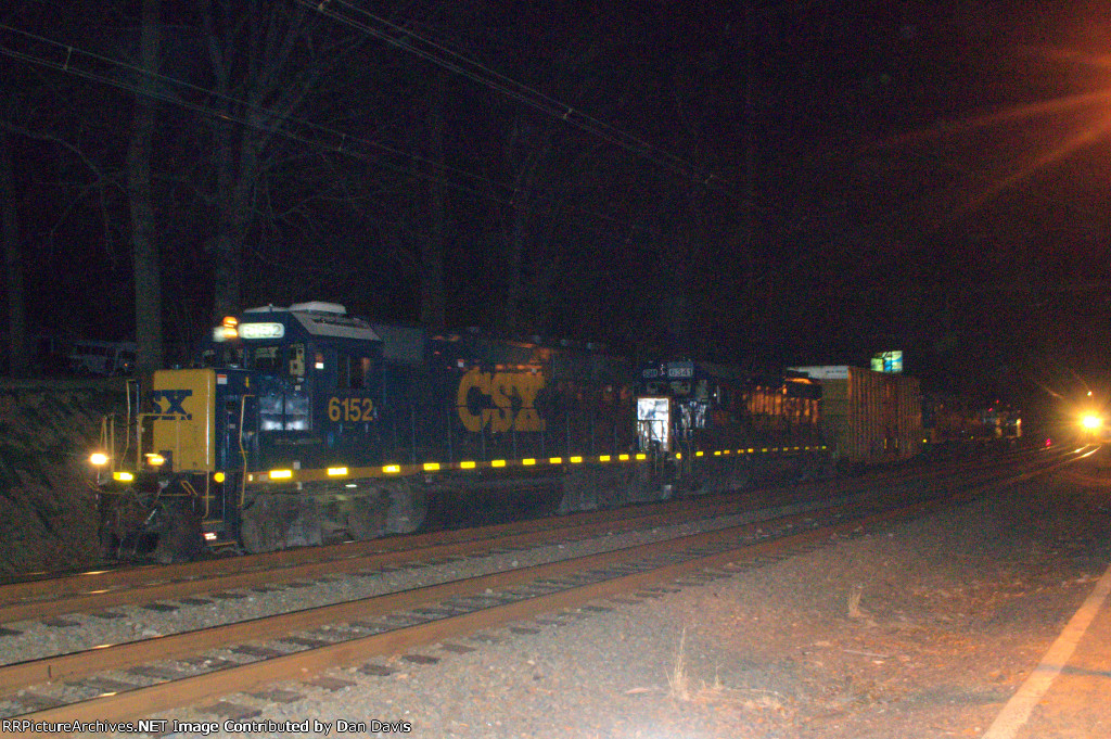 CSX GP40-2 6152 leads C746-18